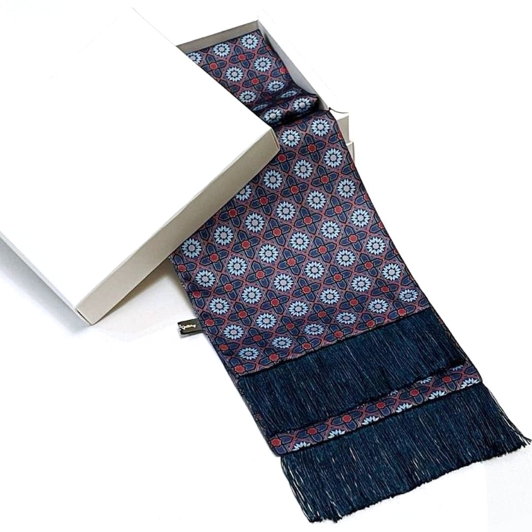 Persian Star Scarf - A Luxurious Addition to Persian Men's Scarves