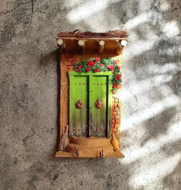 Wooden Key Holder With a Mud House Design | Handmade Key